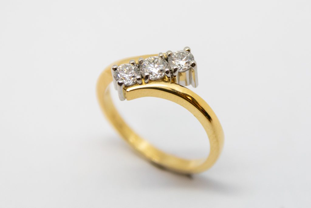 18ct Gold & Platinum 3 Stone Crossover Ring – Jewelcraft Website