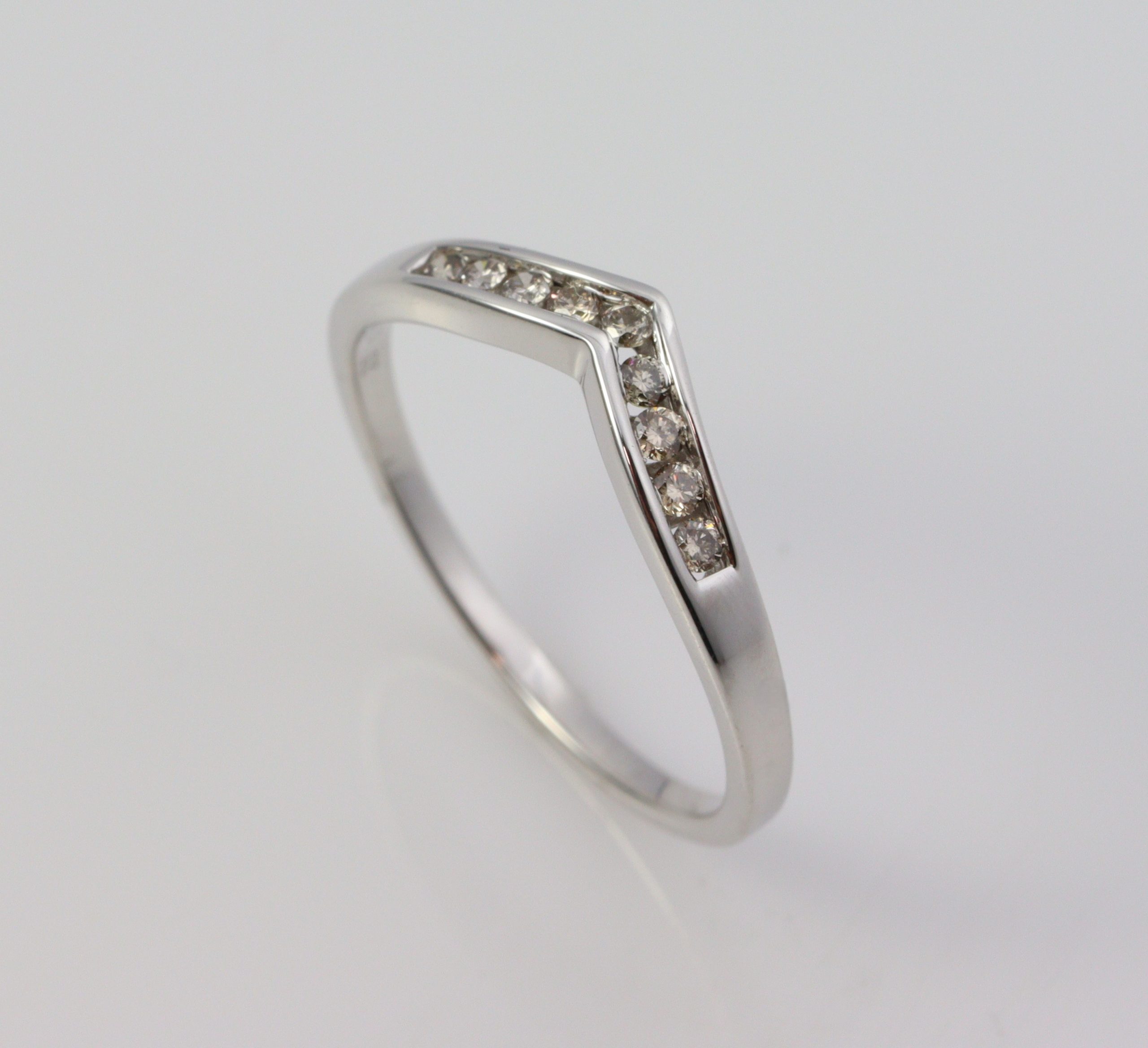 9ct White Gold Diamond Ring – Jewelcraft Website